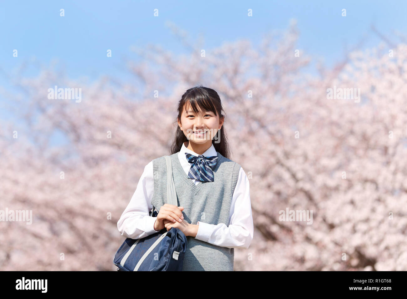 Junior high school girls portrait hi-res stock photography and images ...