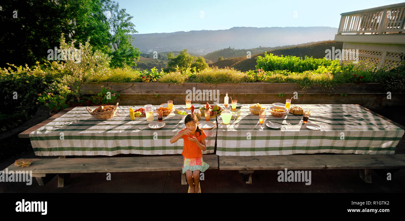 Child sneaking food hi-res stock photography and images - Alamy