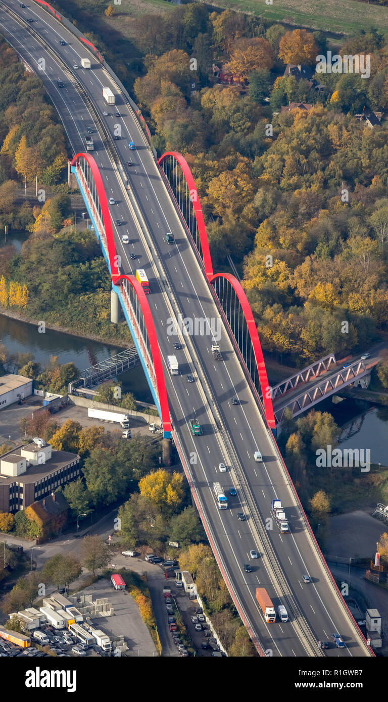 Red arch bridge hi-res stock photography and images - Alamy