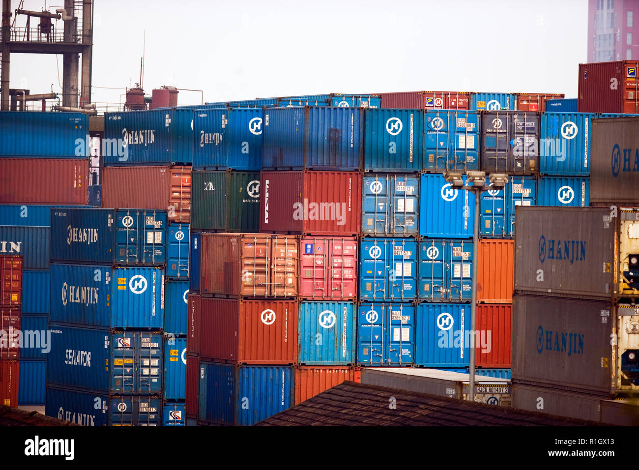 Containers pictures hi-res stock photography and images - Alamy