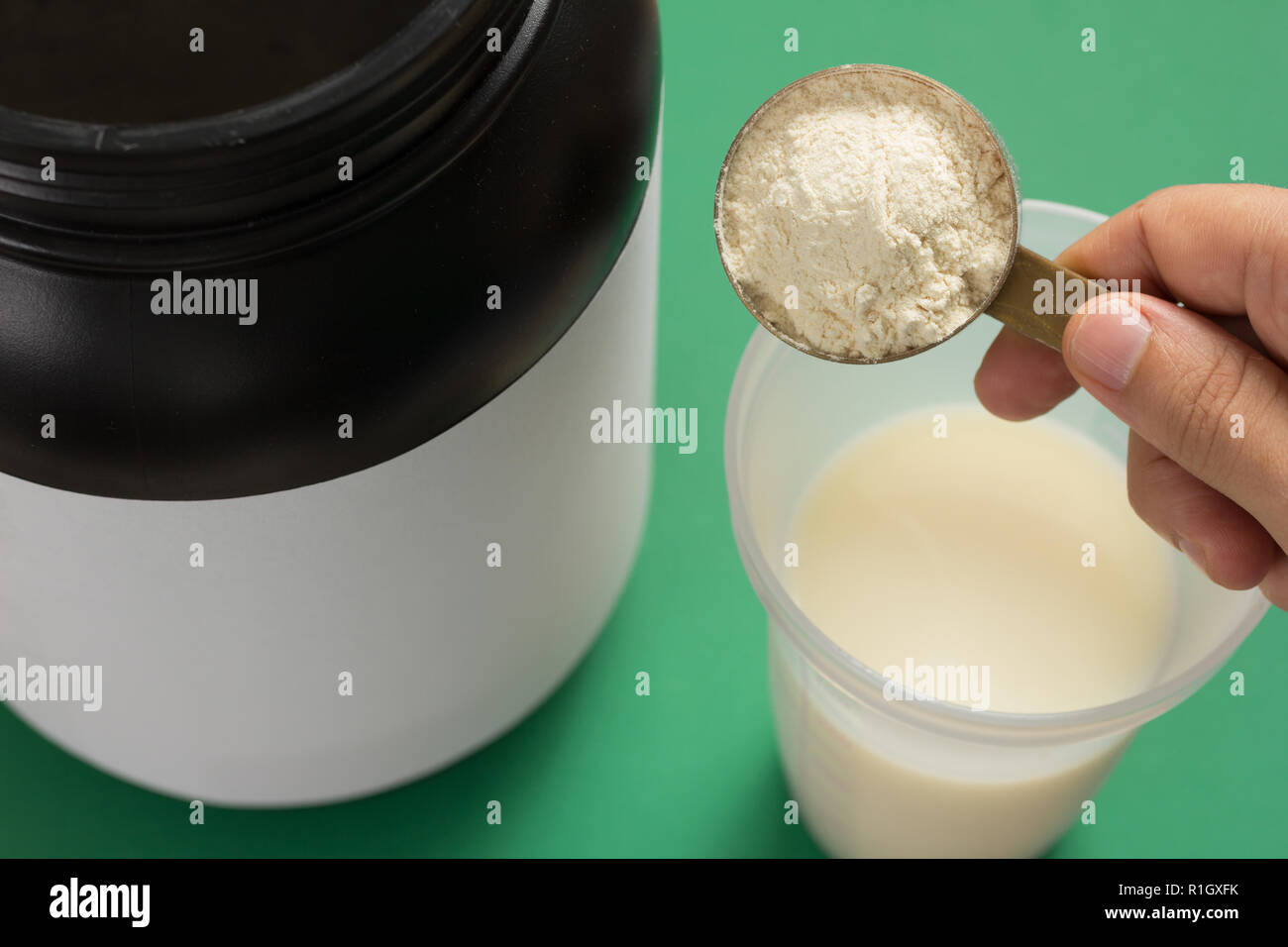 Pouring milk measuring hi-res stock photography and images - Alamy