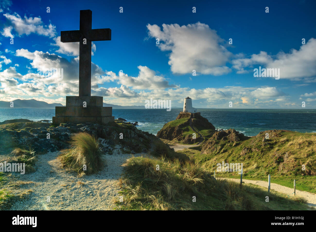Twr Mawr lighthouse, Ynys Llanddwyn, Anglesey, Wales Stock Photo - Alamy