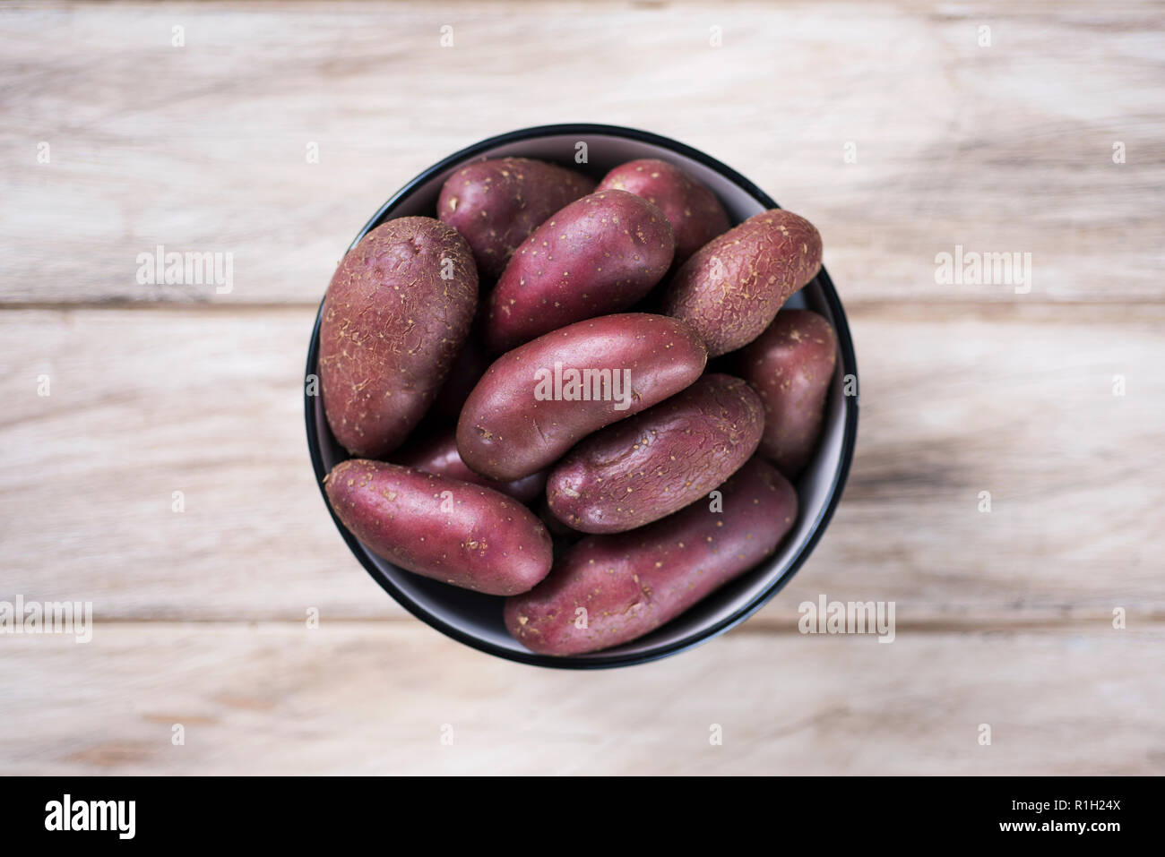 Red potatoes hi-res stock photography and images - Alamy