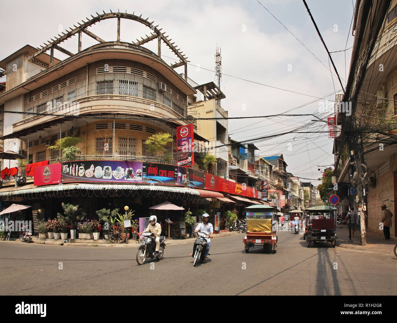 Typical street in Phnom Penh. Cambodia Stock Photo - Alamy
