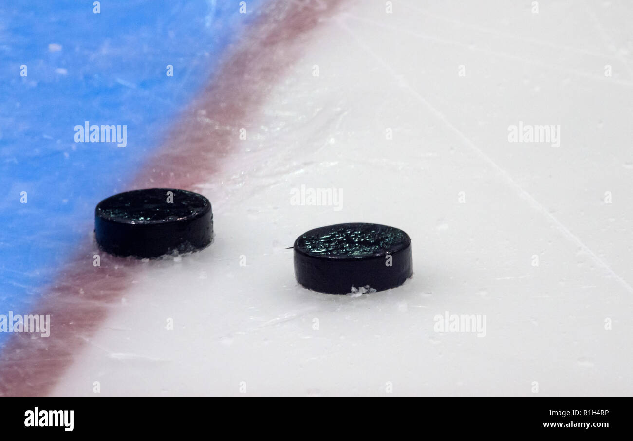 Side view man ice skating hi-res stock photography and images - Alamy