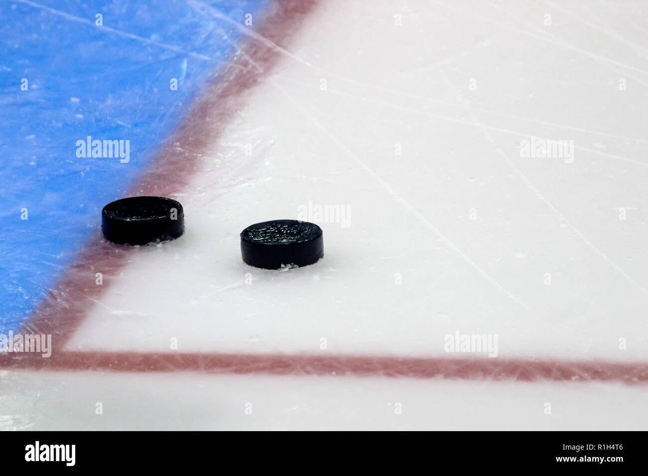 Side view man ice skating hi-res stock photography and images - Alamy
