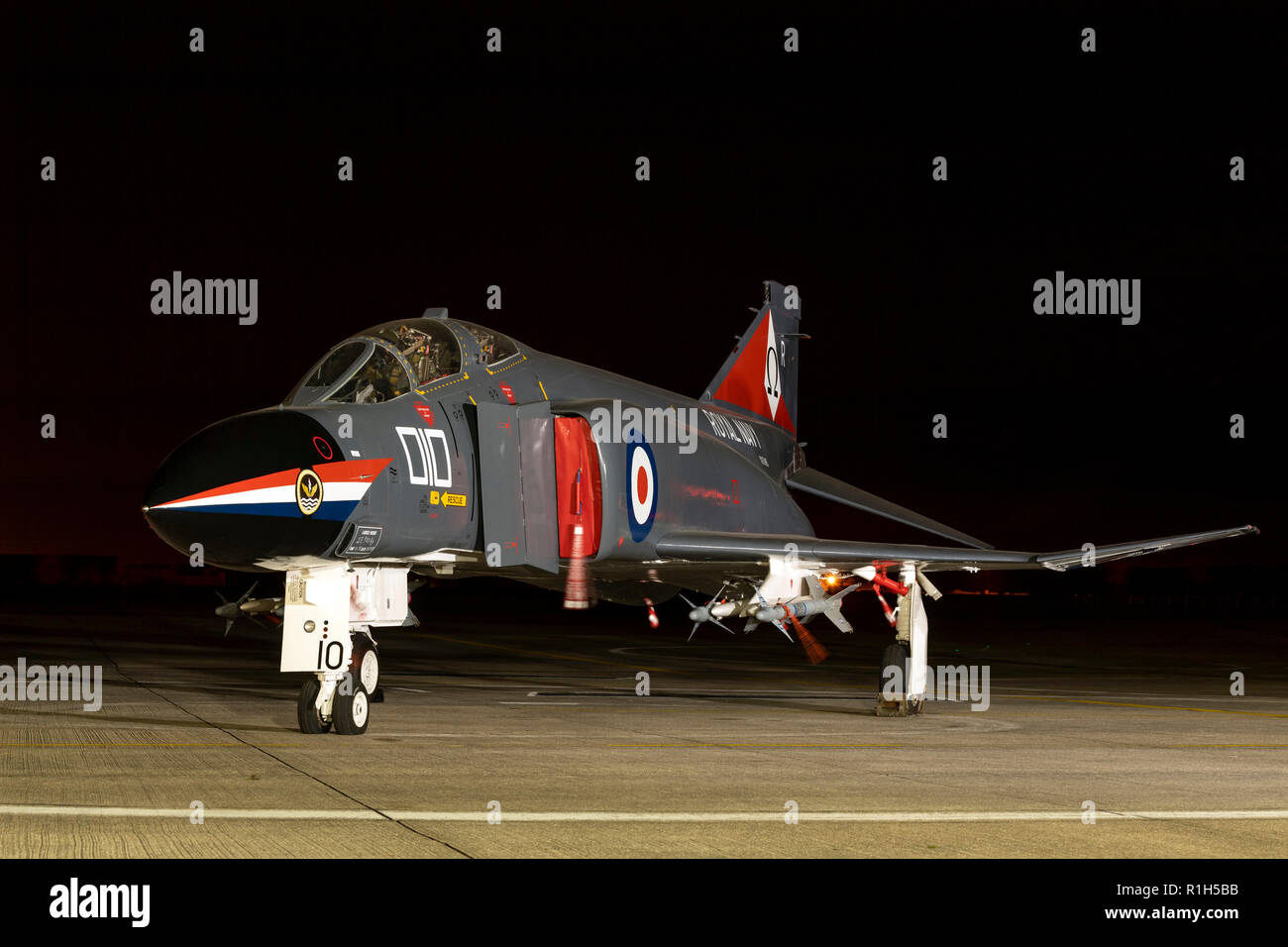Royal navy phantom hi-res stock photography and images - Alamy