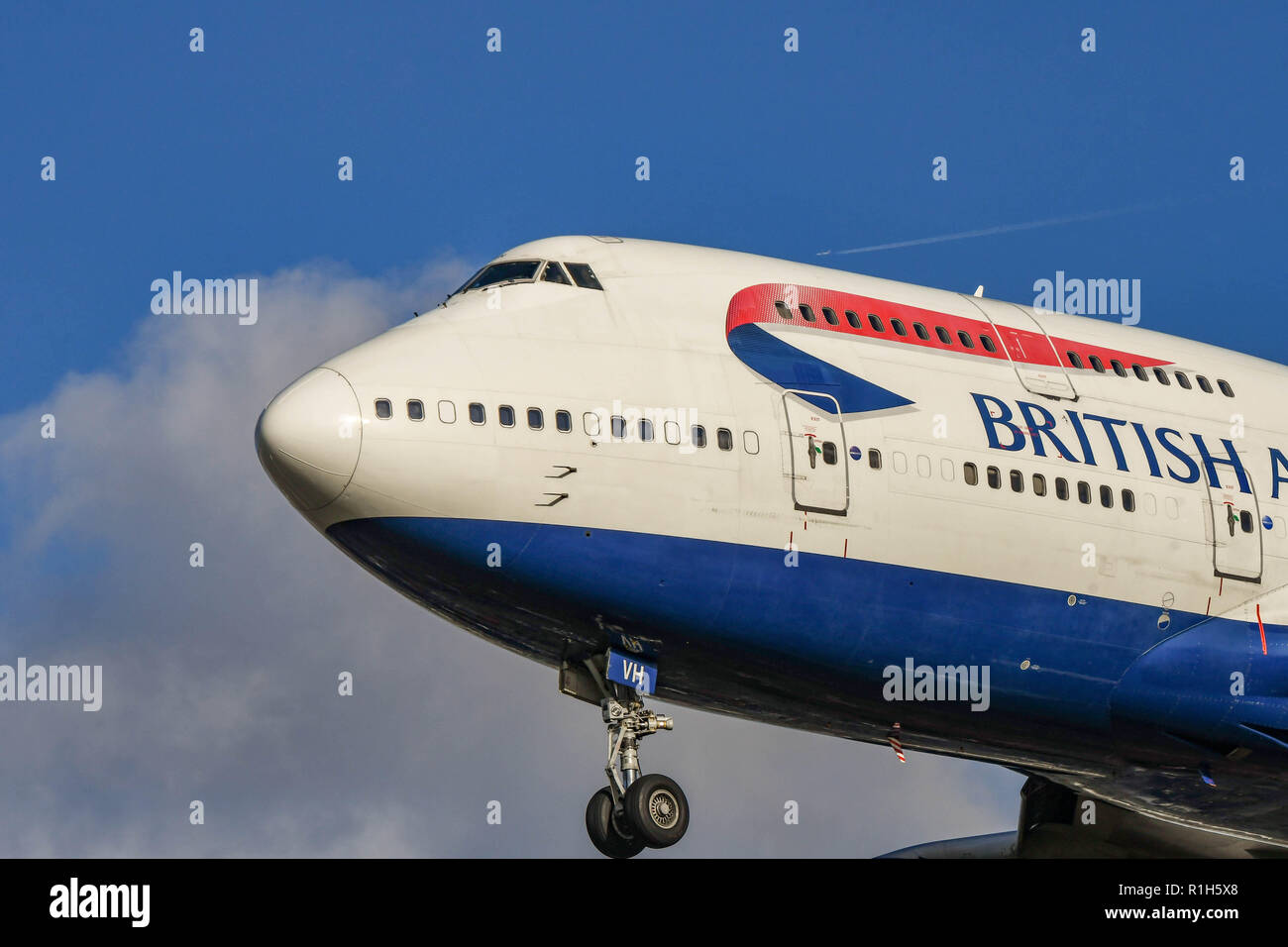 Boeing 747 jumbo jet nose hi-res stock photography and images - Alamy