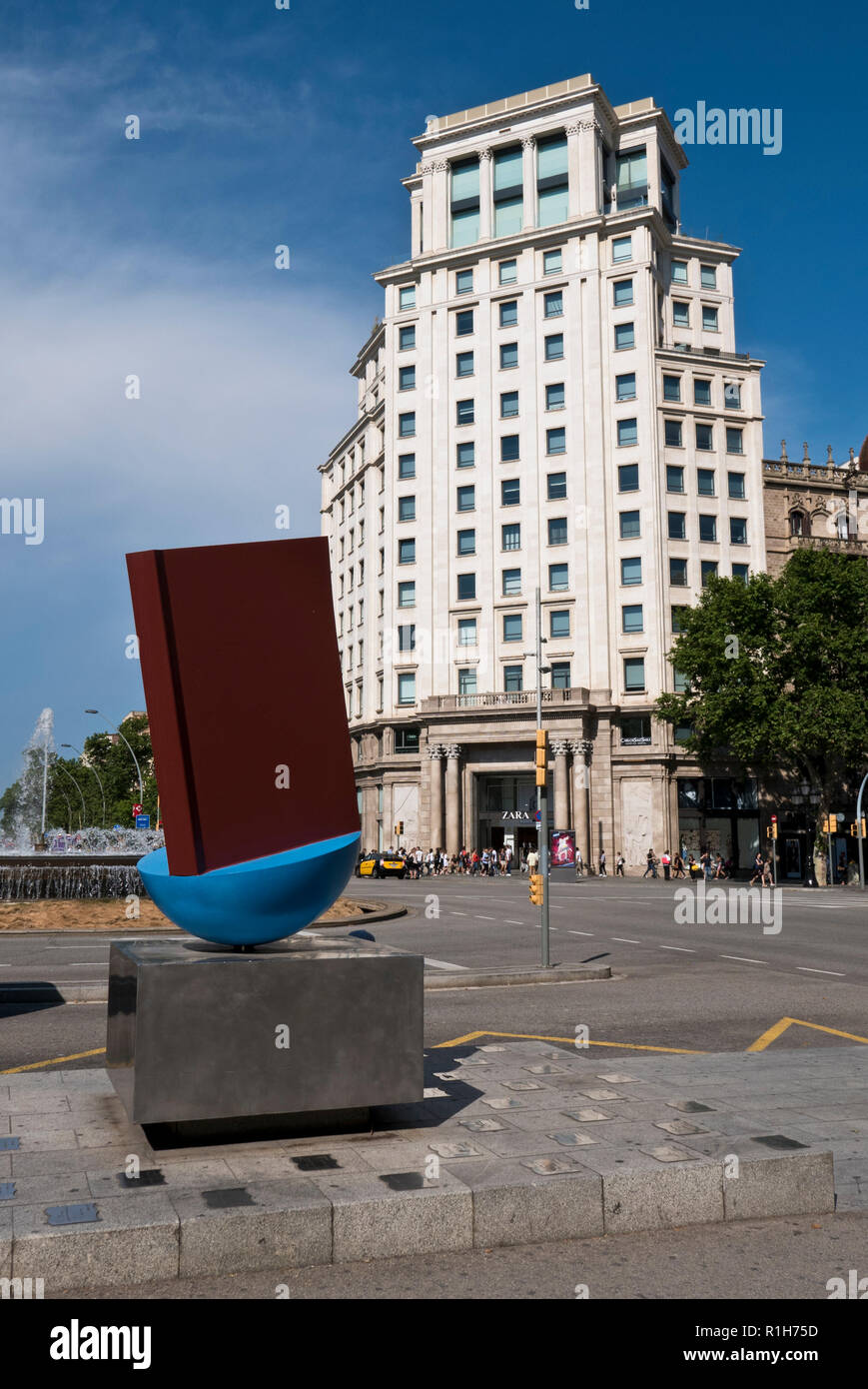 Zara store barcelona hi-res stock photography and images - Alamy