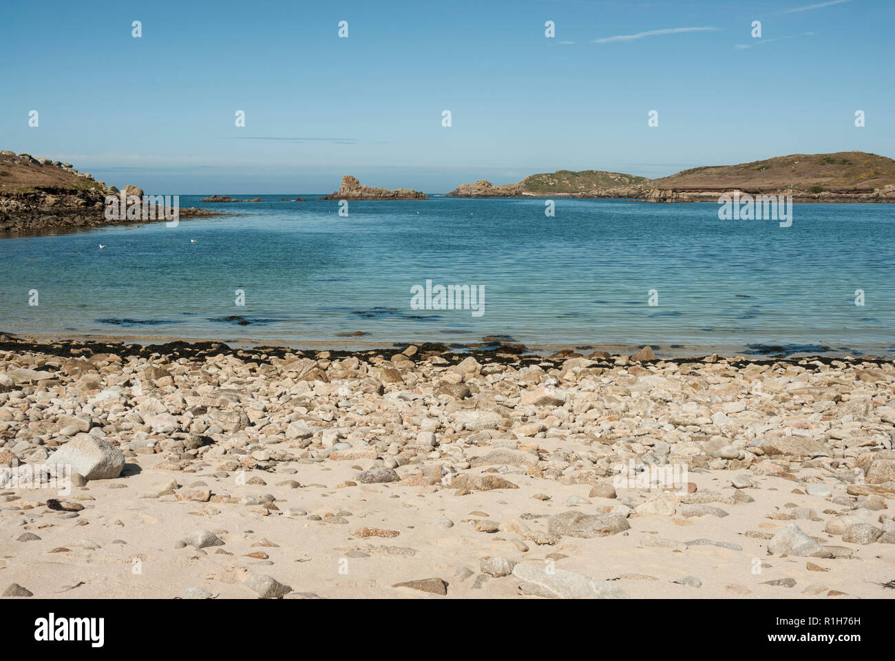 The beautiful Great Par or Great Porth beach with golden sand, pebbles ...