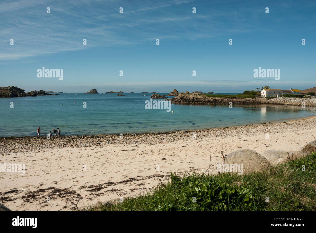 The beautiful Great Par or Great Porth beach with golden sand, pebbles ...
