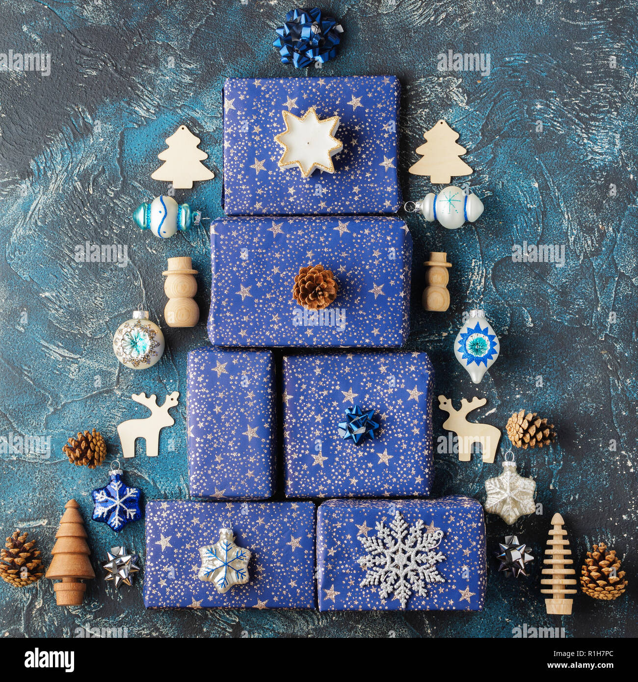 Blue wrapping hi-res stock photography and images - Alamy