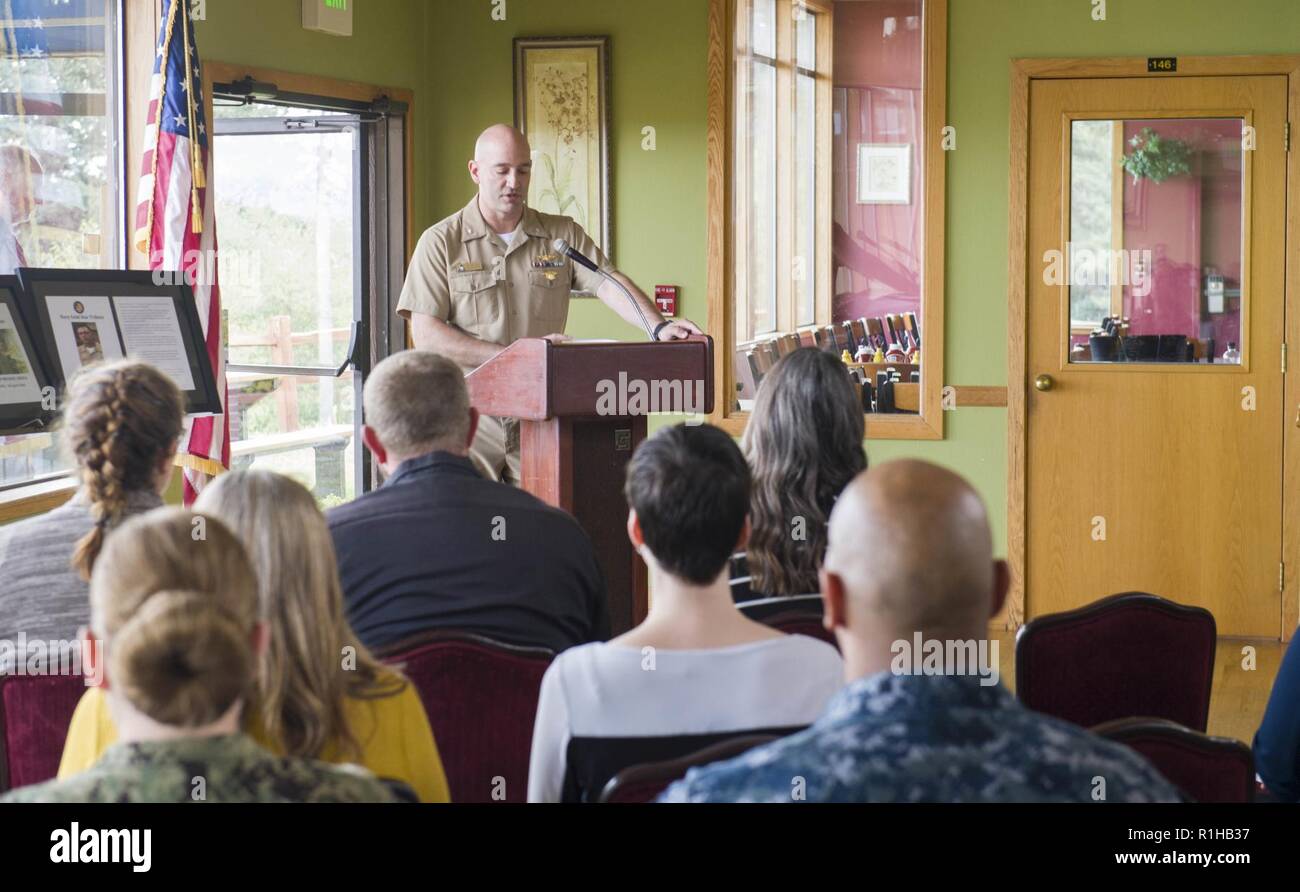 OAK HARBOR, Wash. (Sept. 20, 2018) Cmdr. James Rankin, executive ...