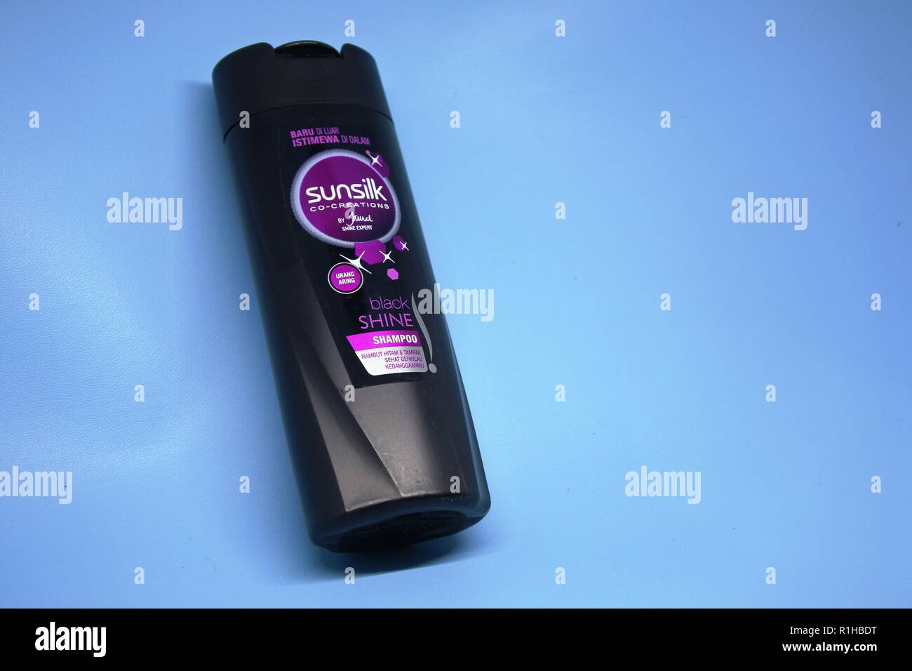 Sunsilk bottle hi-res stock photography and images - Alamy