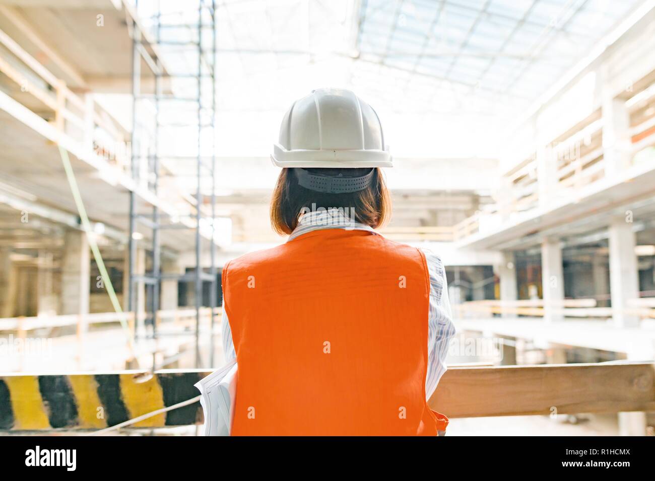Back view portrait woman engineer hi-res stock photography and images ...