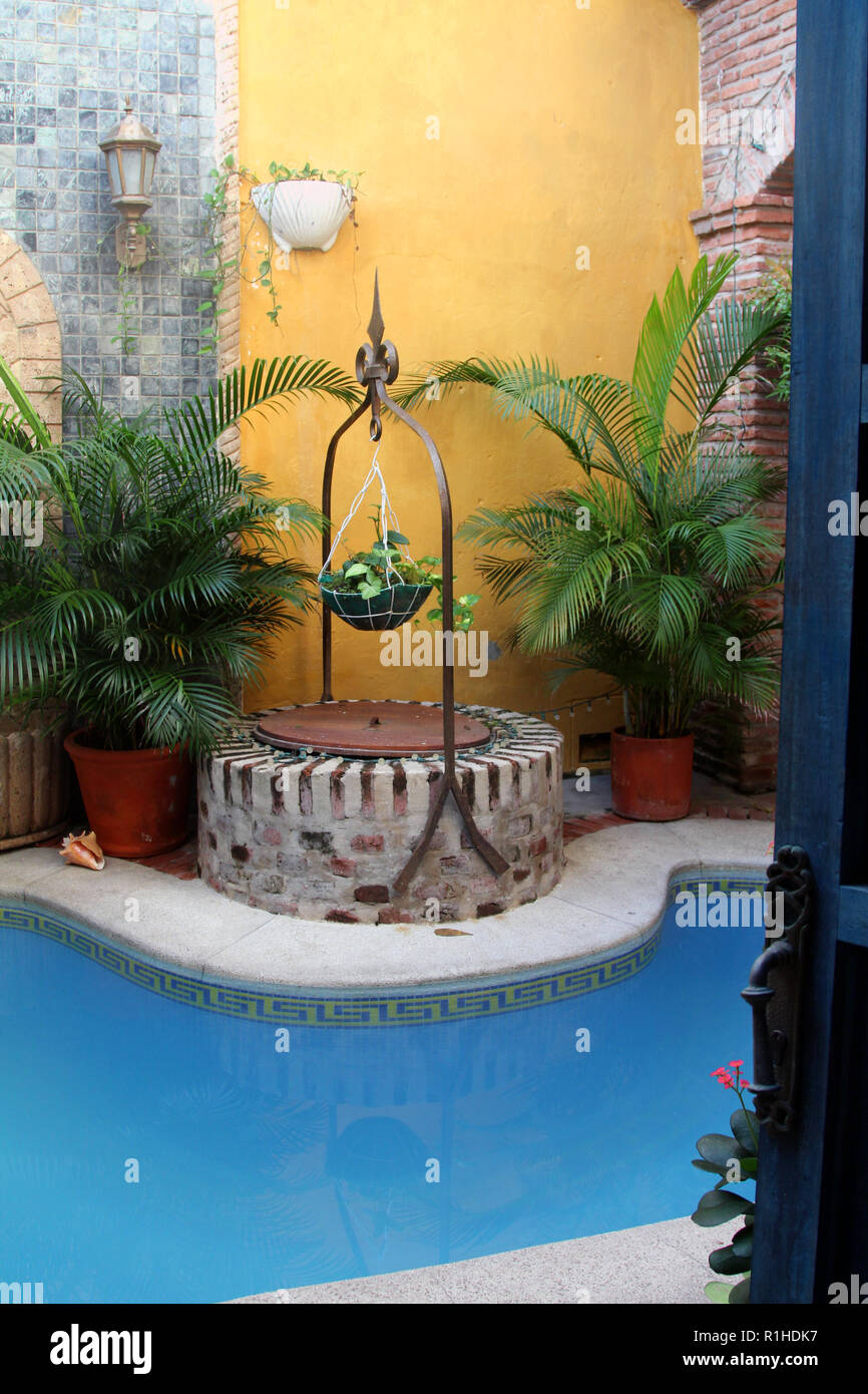 Indoor leisure pool hi-res stock photography and images - Alamy