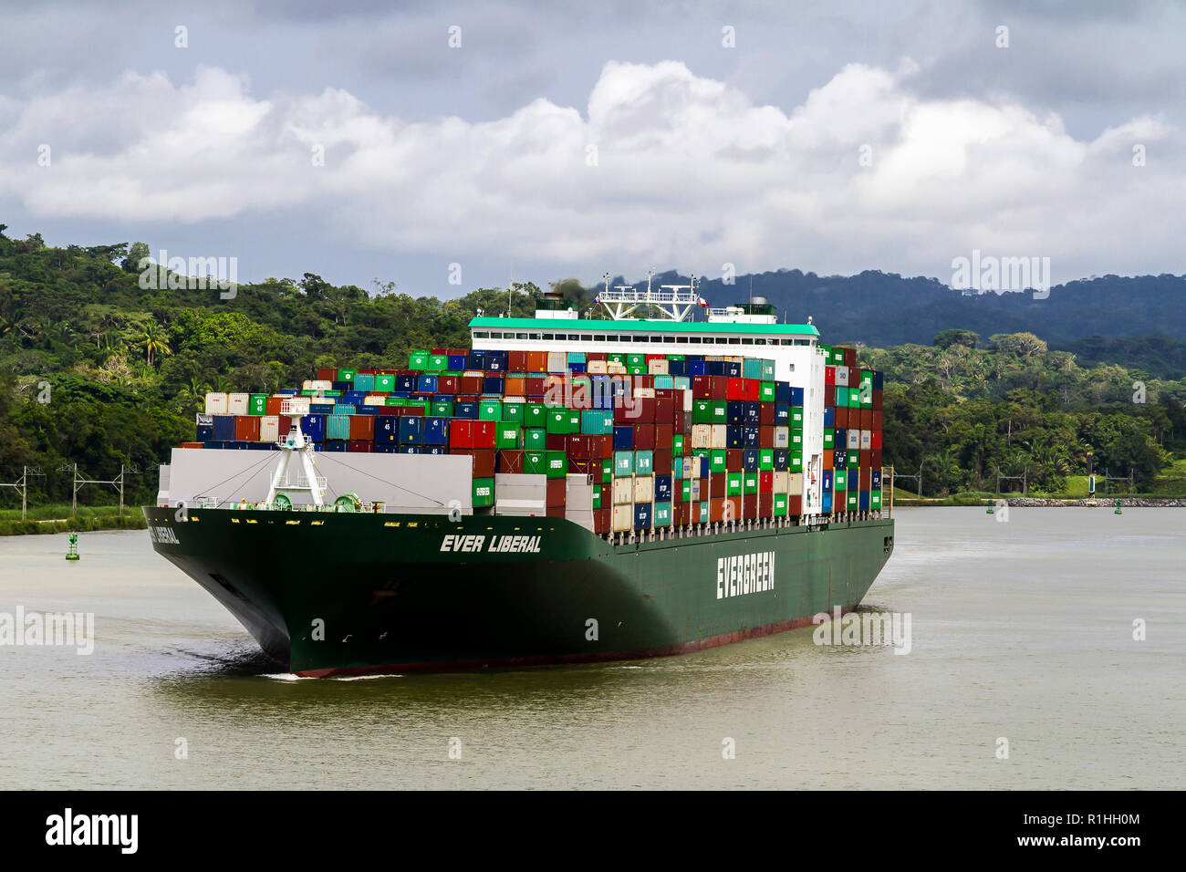 Container ships in panama canal hi-res stock photography and images - Alamy