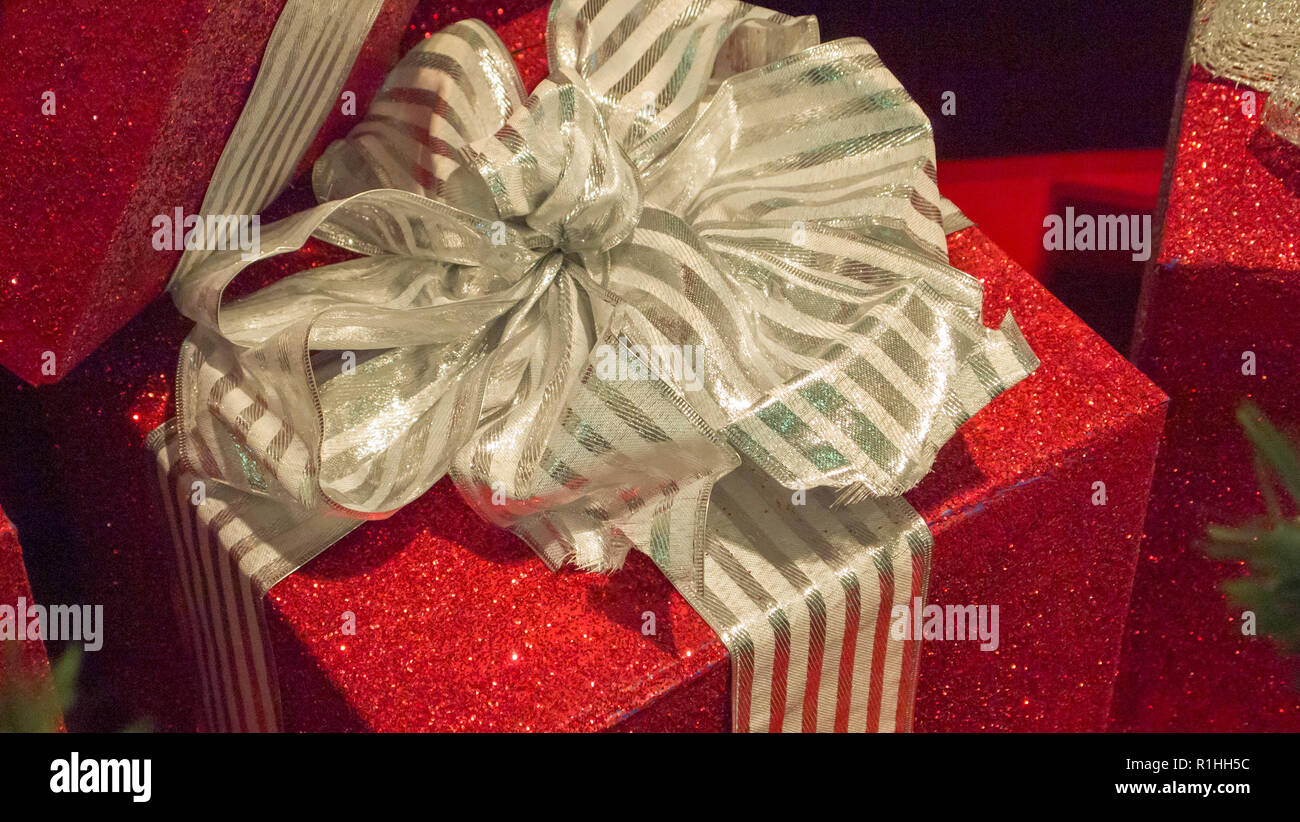 Candles and christmas cards hi-res stock photography and images - Alamy