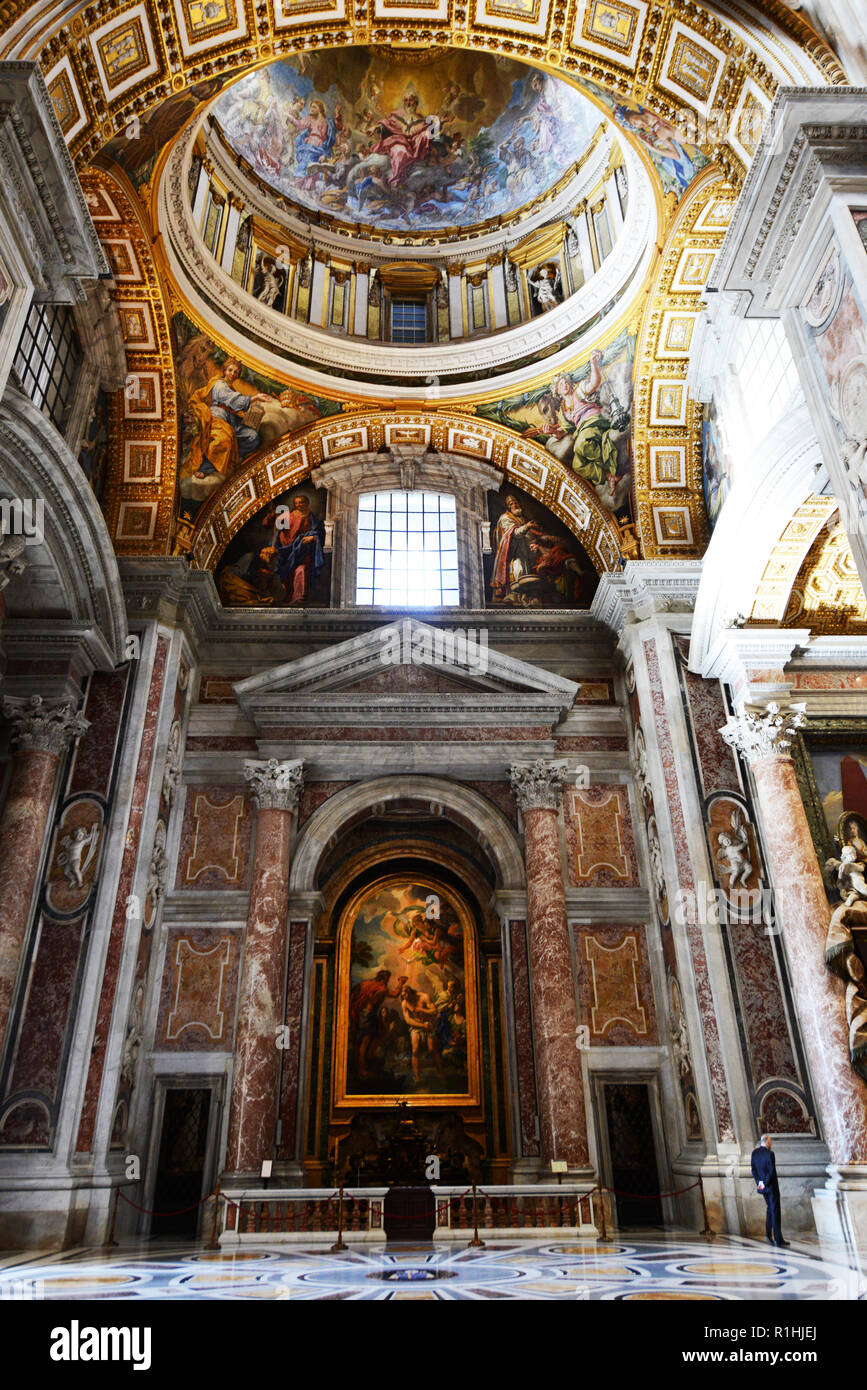 The beautiful interior of the Saint Peter's Basilica in the Vatican ...