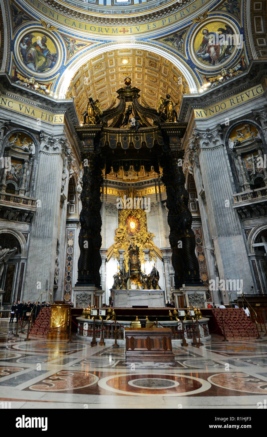 The beautiful interior of the Saint Peter's Basilica in the Vatican ...