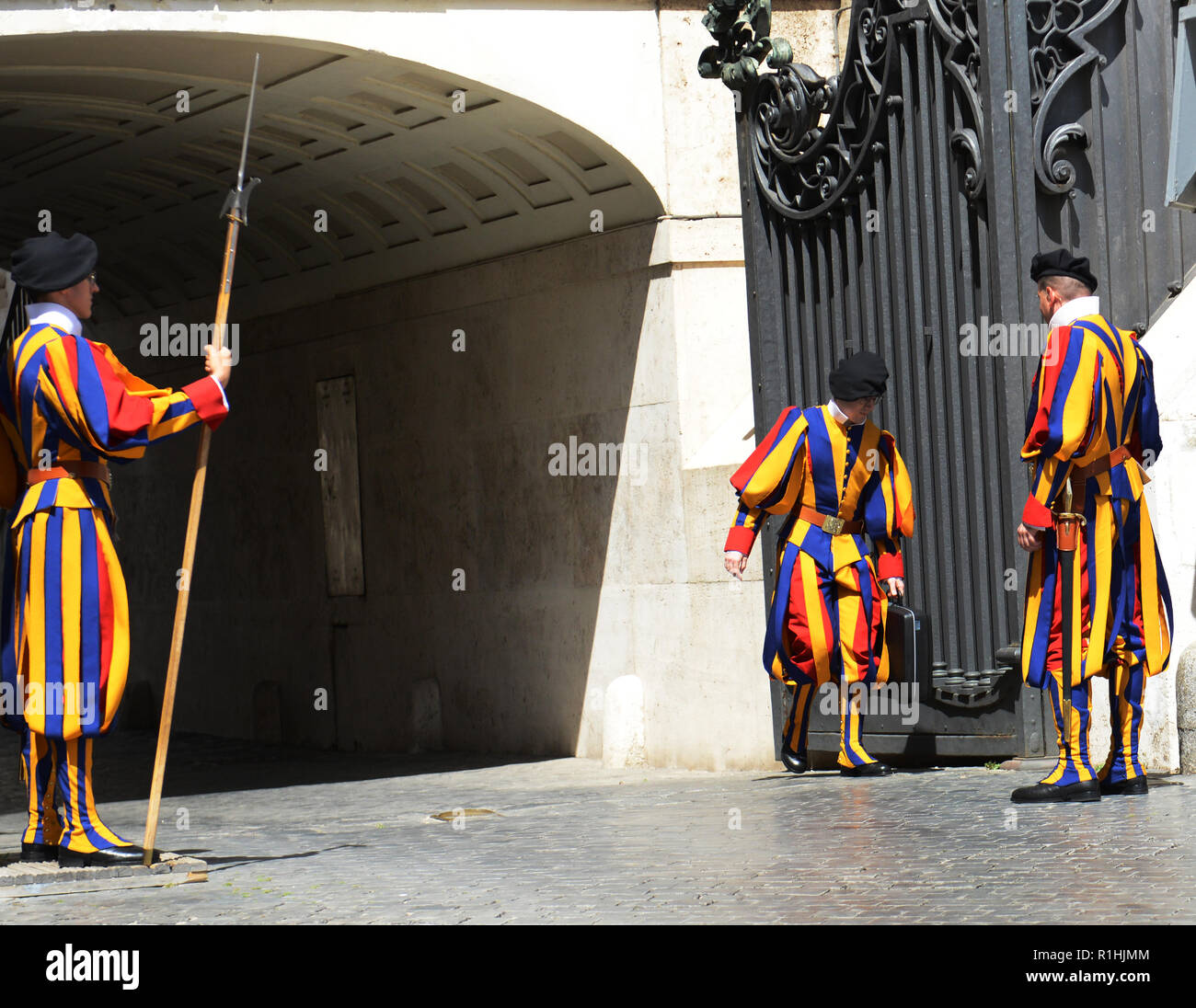 The Pope Swiss guards in the Vatican city Stock Photo - Alamy