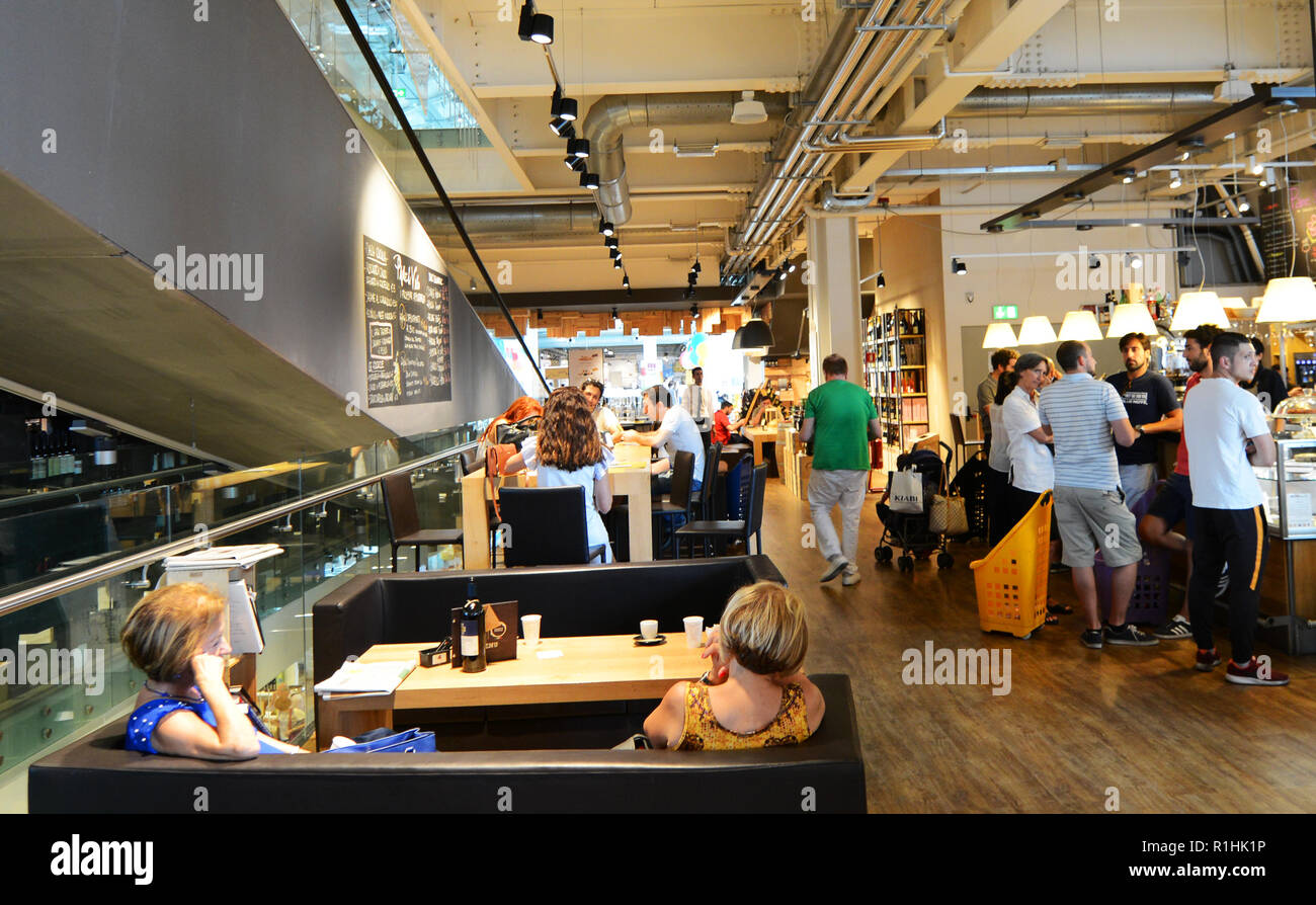 Eataly rome hi-res stock photography and images - Alamy