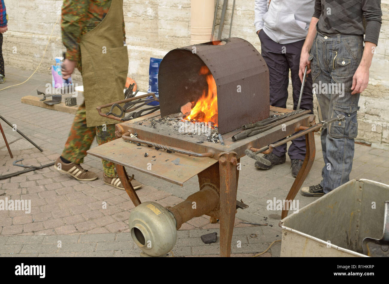 Forge metal hi-res stock photography and images - Alamy