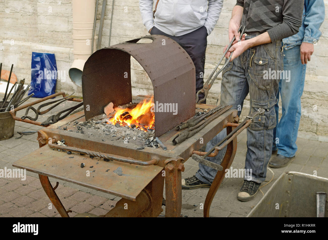 Forge metal hi-res stock photography and images - Alamy
