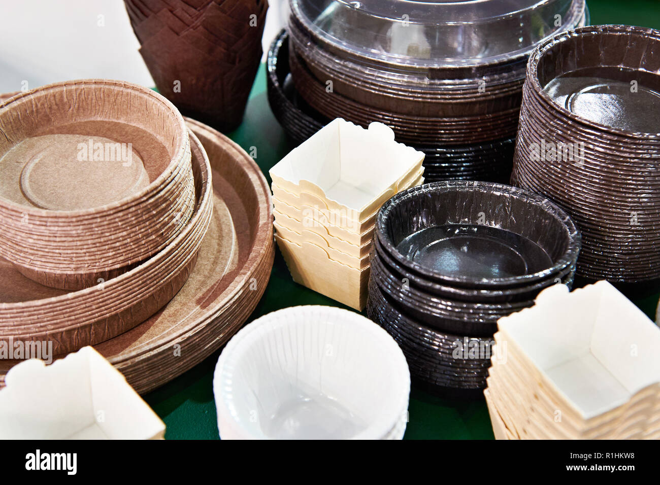Forms For Baking In The Shop Stock Photo Alamy forms-for-baking-in-the-shop-stock-photo-alamy