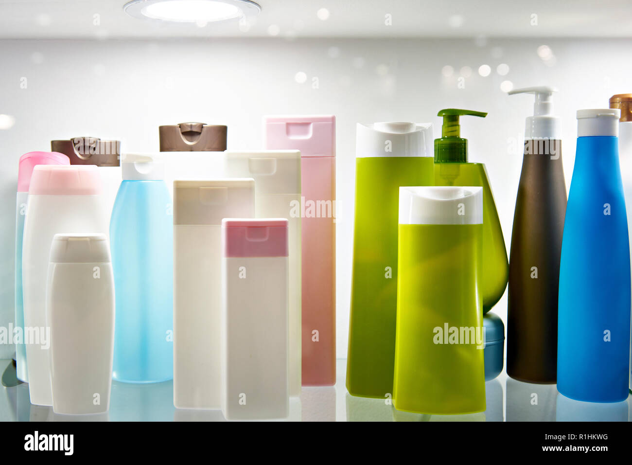 Shampoo bottle conditioner lotion High Resolution Stock Photography and ...