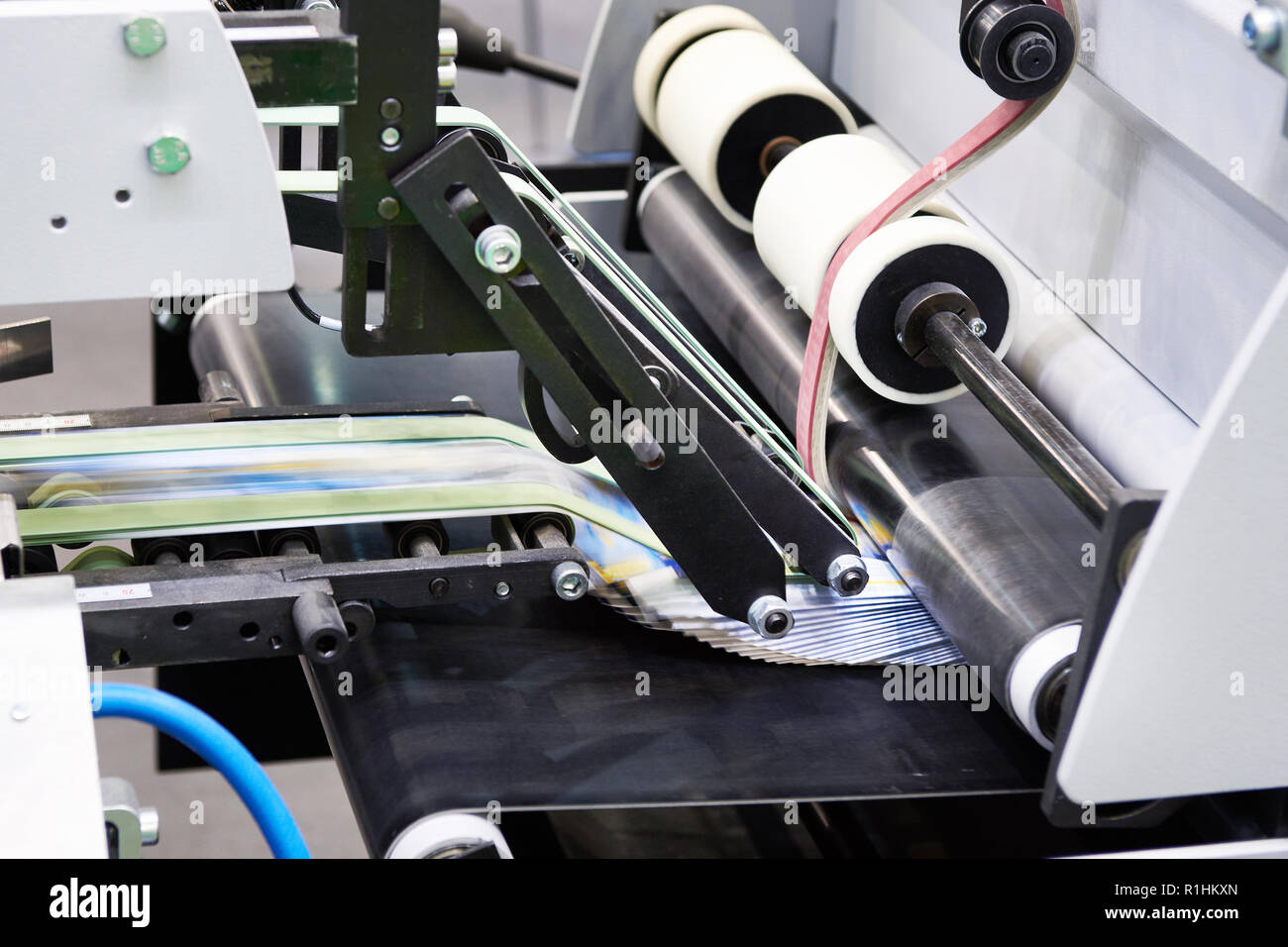 Conveyor belt moving in hi-res stock photography and images - Alamy