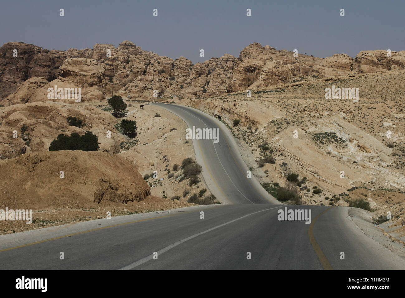 Jordan, countryside between aqaba and amman Stock Photo - Alamy