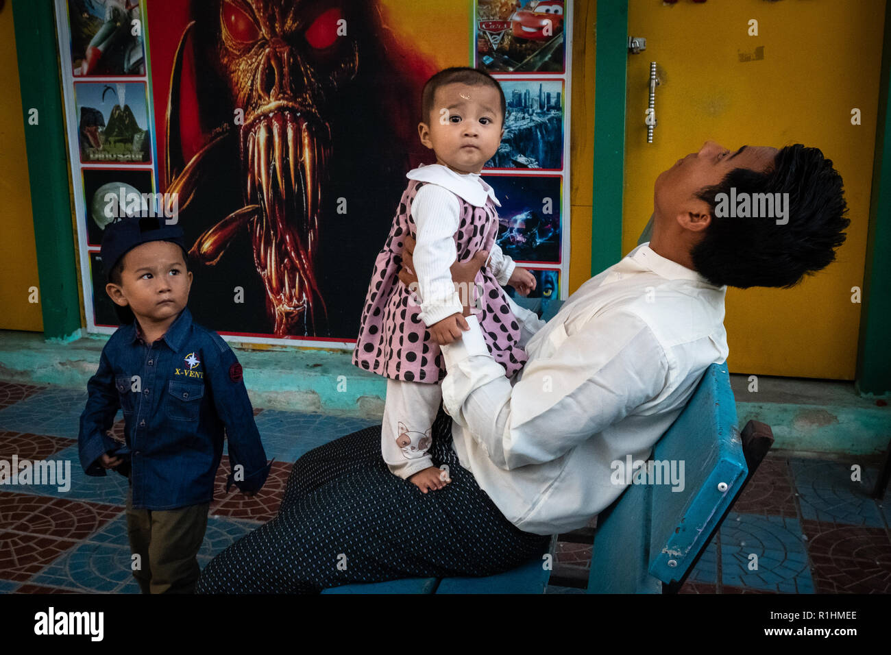 Father and son daughter 2018 hi-res stock photography and images - Alamy