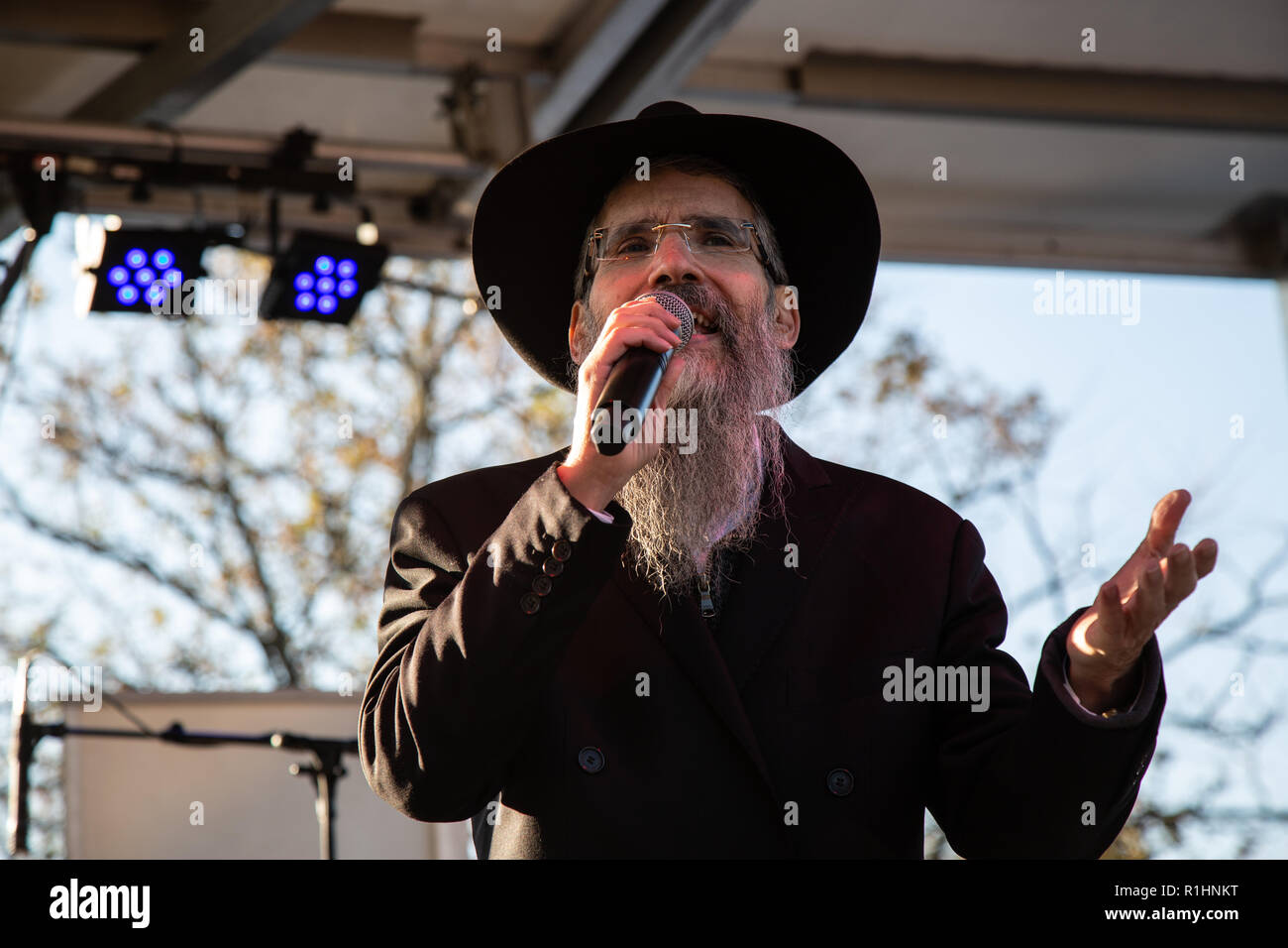 Avraham Fried seen performing to the Pittsburgh Jewish community during ...