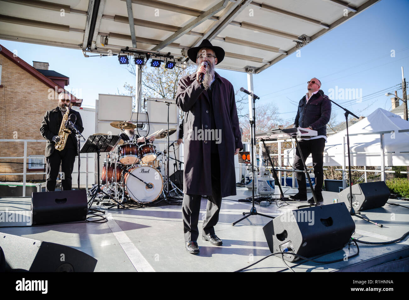 Avraham Fried seen performing to the Pittsburgh Jewish community during ...