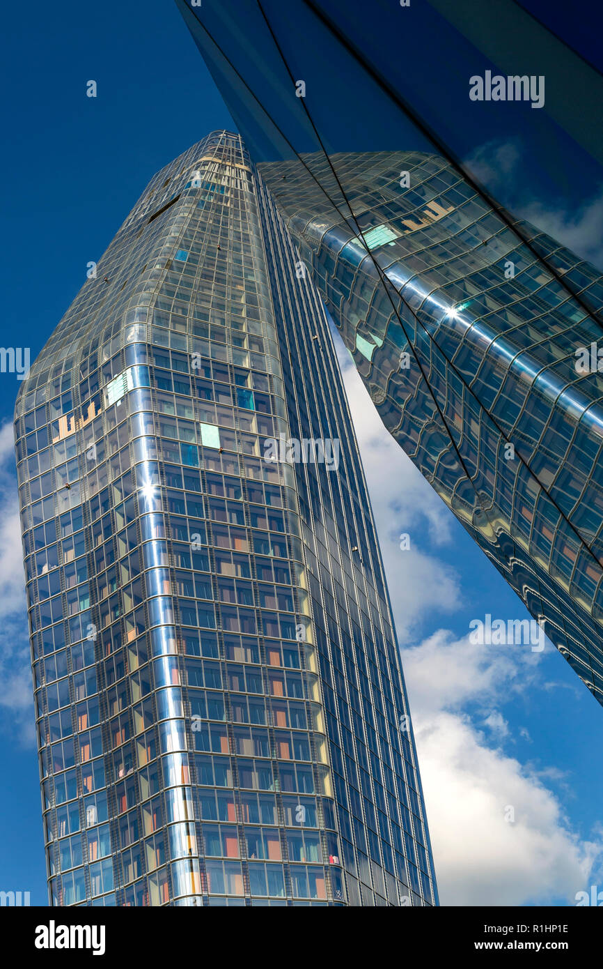 One Blackfriars Road, London, glass skyscraper, reflecting in 240 ...