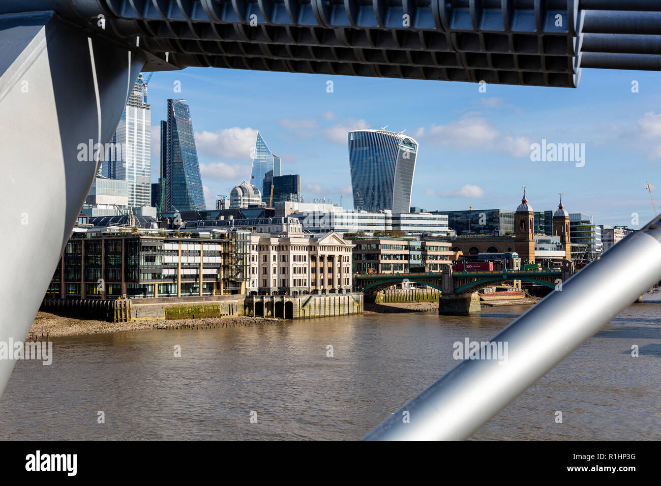 Looking through the support structure of the Millennium Bridge in ...