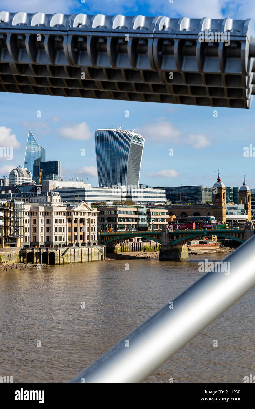 Looking through the support structure of the Millennium Bridge in ...