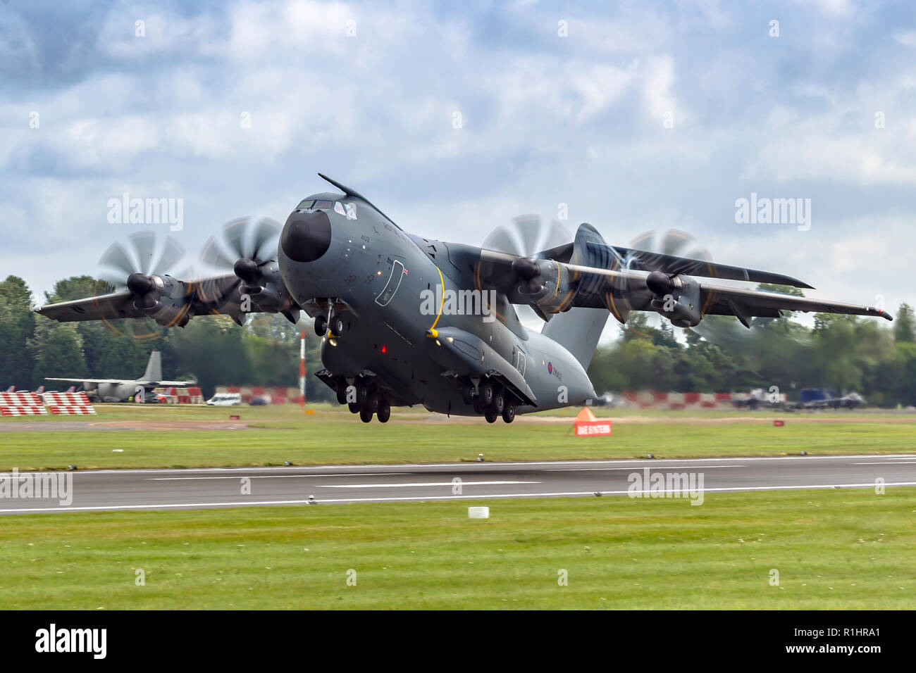 Turboprop hi-res stock photography and images - Alamy