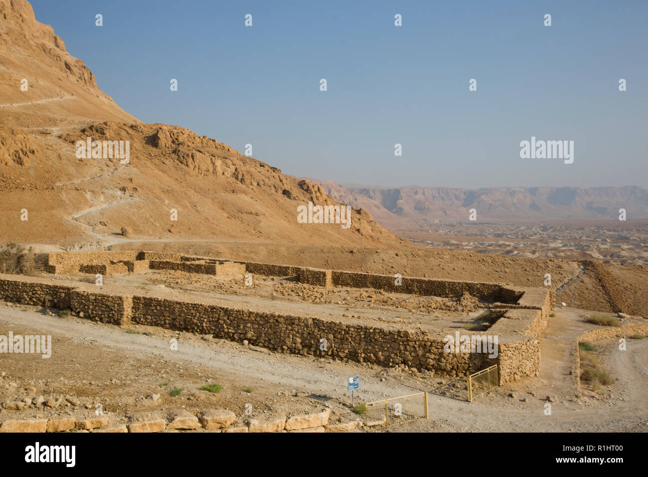 Yigael yadin hi-res stock photography and images - Alamy