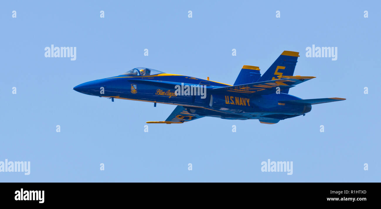 U s navy blue angles hi-res stock photography and images - Alamy