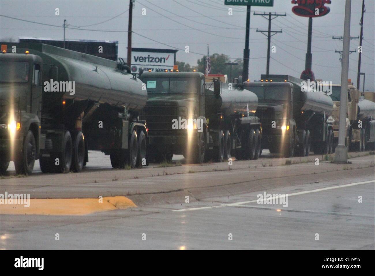 Army tanker trucks us hi-res stock photography and images - Alamy