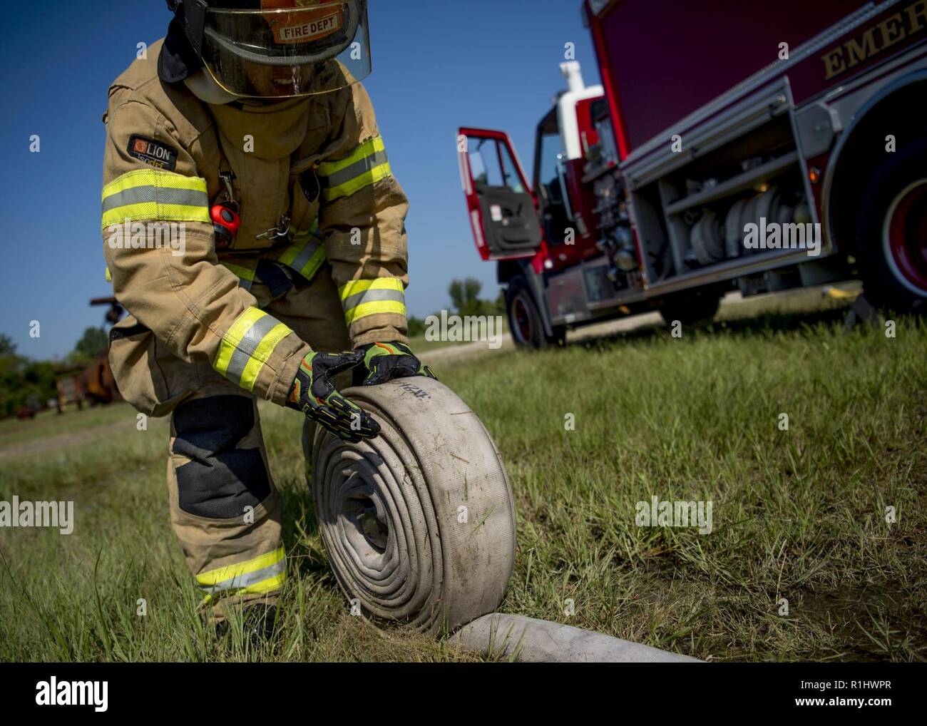 Burn pit army hi-res stock photography and images - Alamy