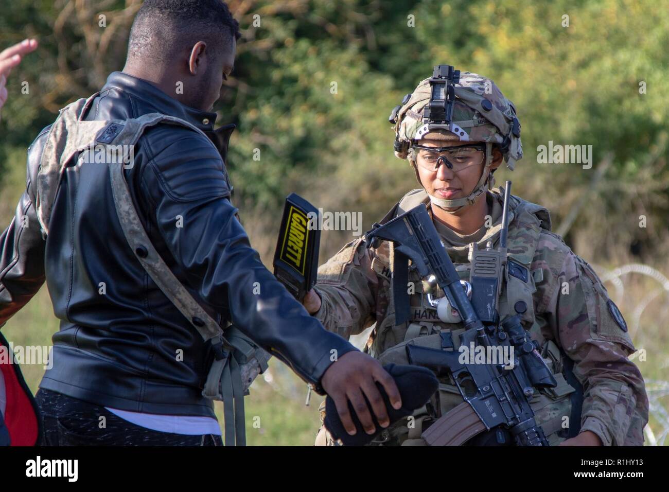 64th military police company hi-res stock photography and images - Alamy