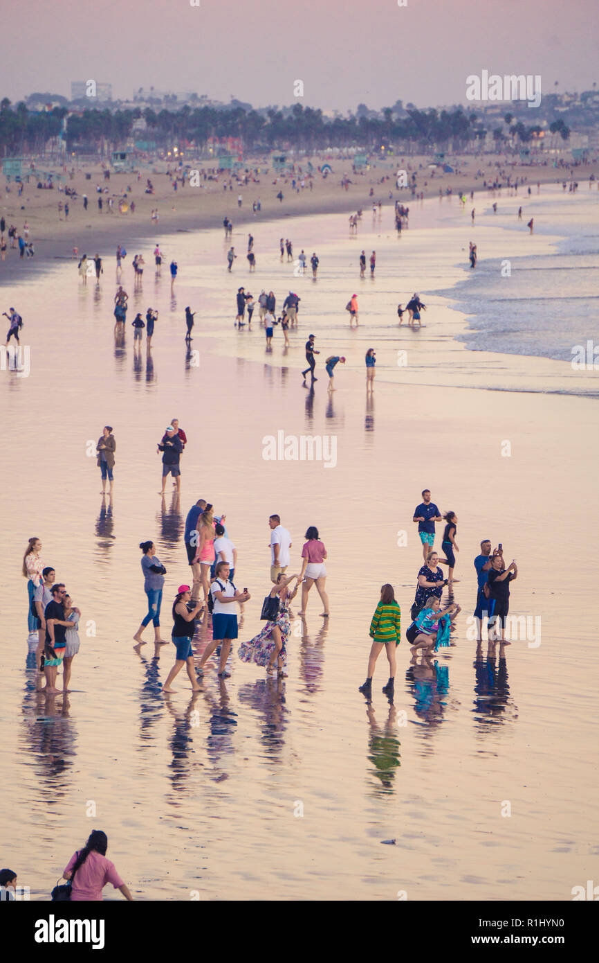 Crowded beach, santa monica, california hi-res stock photography and ...