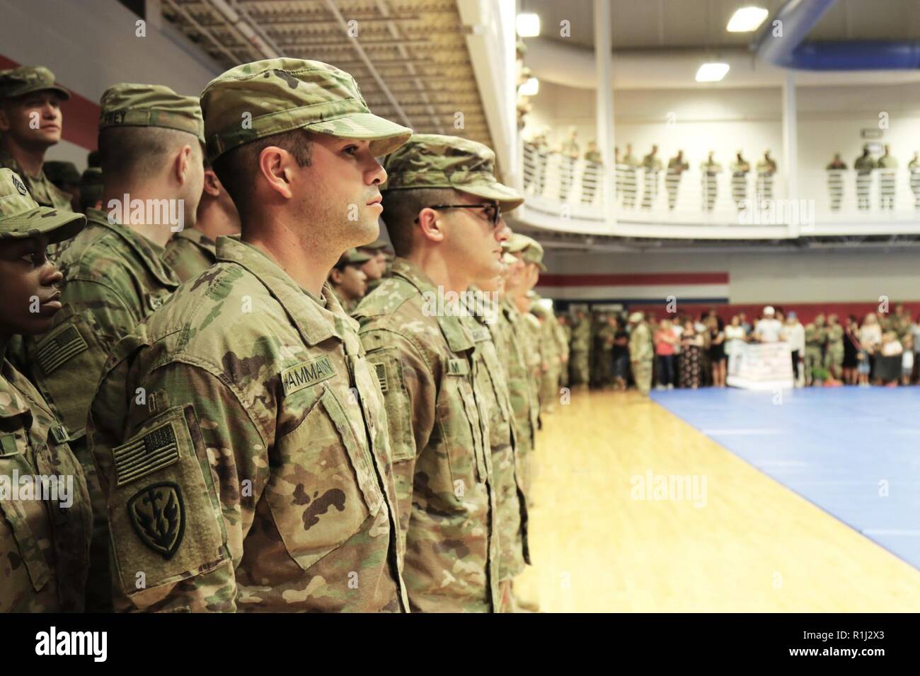 Crowd of soldiers fort hood hi-res stock photography and images - Alamy