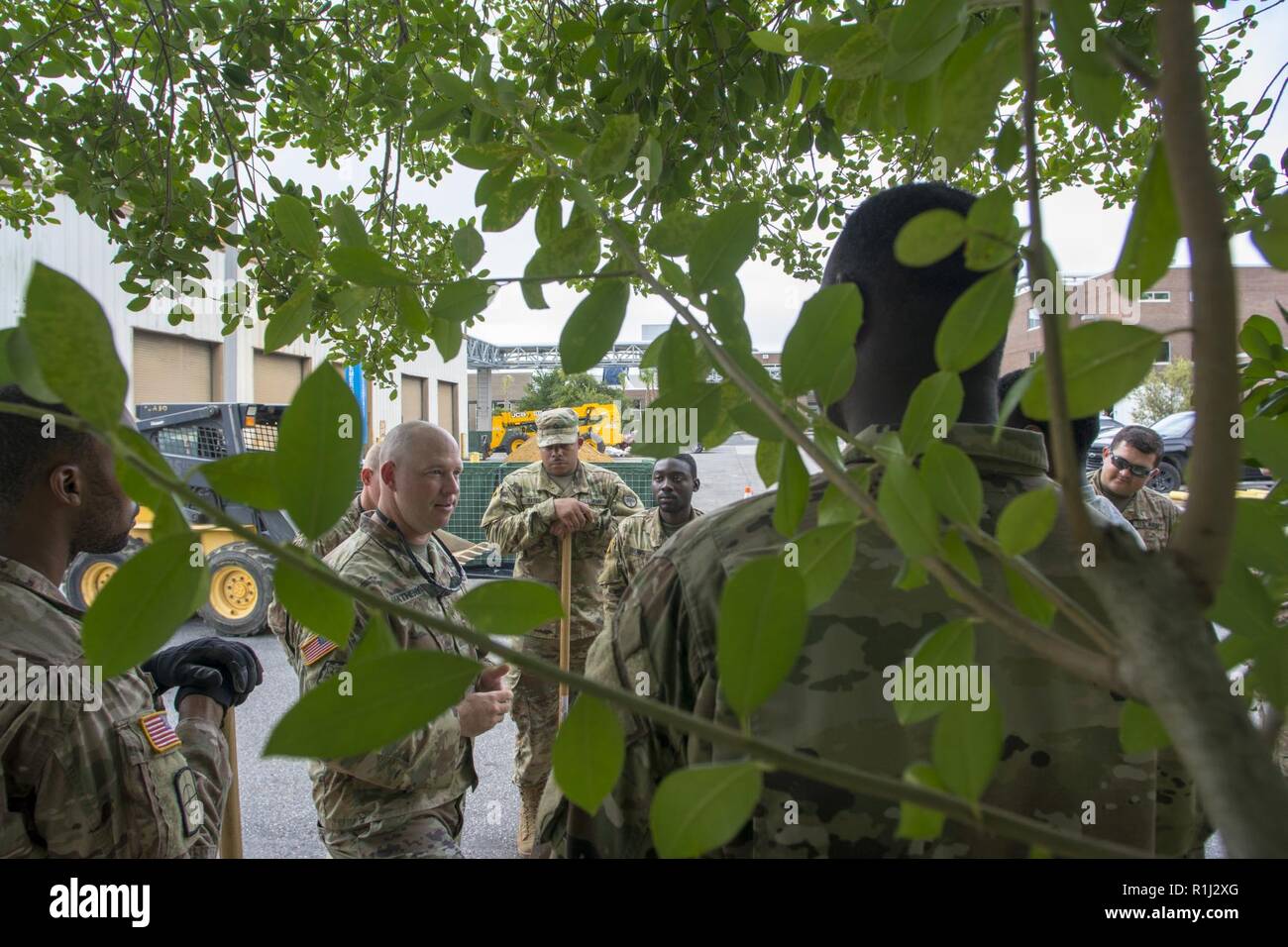 U s soldiers from the pennsylvania national guard lt hi-res stock ...