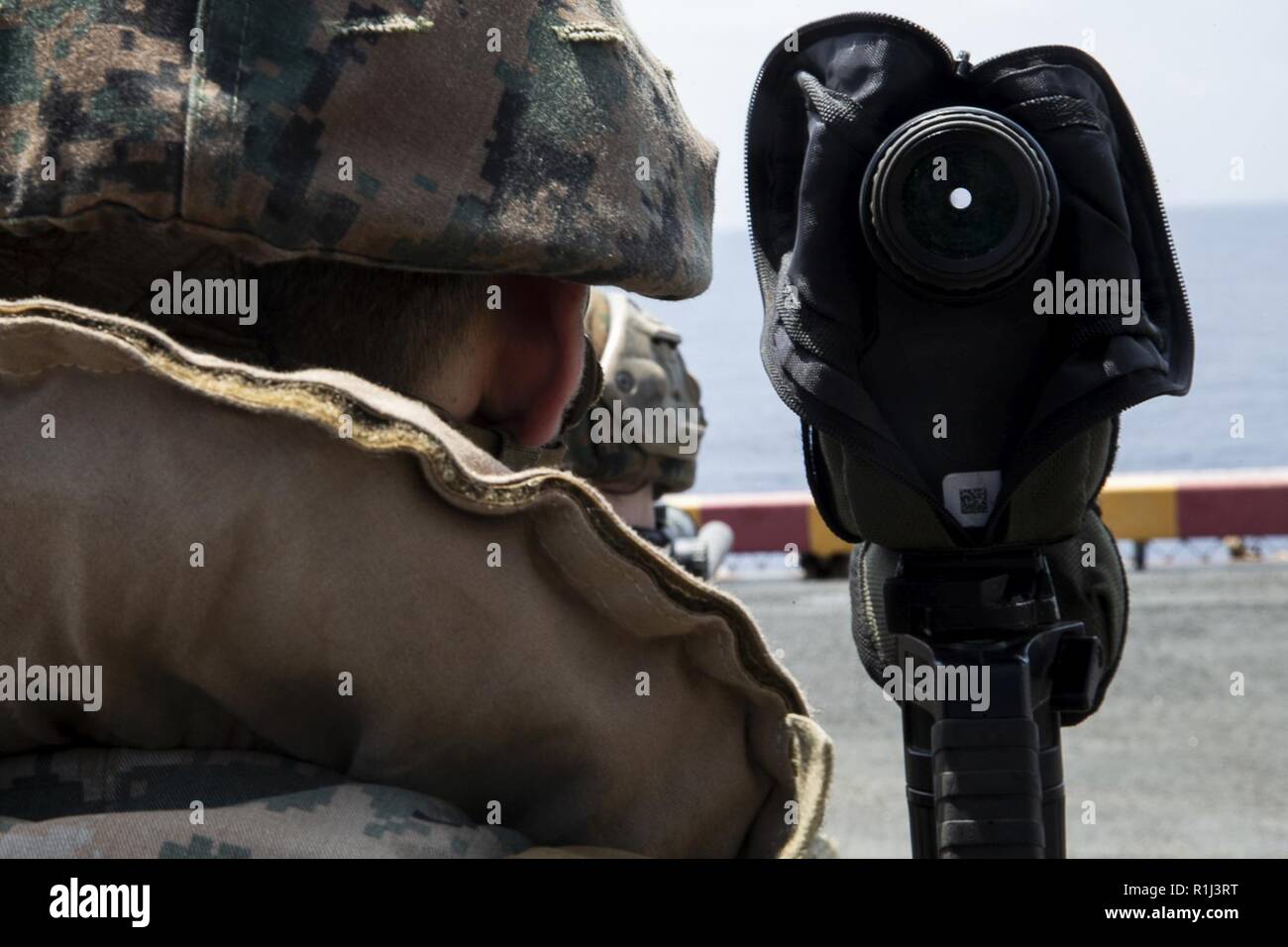 Dismounted soldier training system hi-res stock photography and images ...