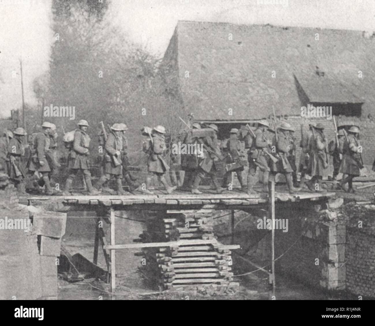 New York National Guard Soldiers of the 108th Infantry Regiment of the ...
