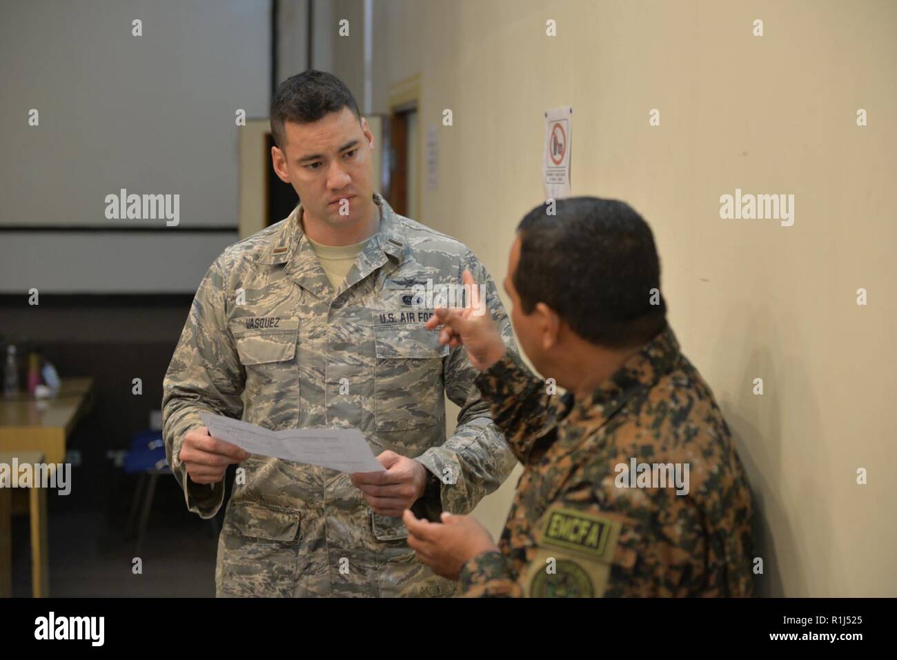 Fuerza armada de el salvador hi-res stock photography and images - Alamy